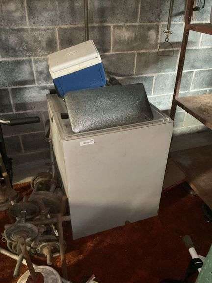 Coleman cooler, exercise equipment - Hurley Real Estate & Auctions