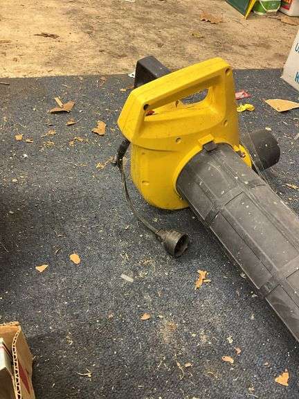 Paramount Vac-N-Sac blower - Hurley Real Estate & Auctions