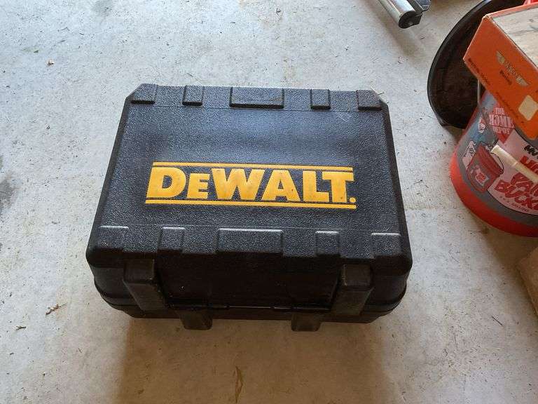 DeWalt 7 1/4 in Circular Saw Model DW362 - Hurley Real Estate & Auctions