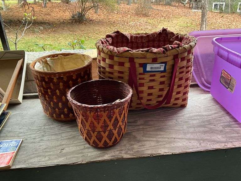 Basket and waste baskets - Hurley Real Estate & Auctions