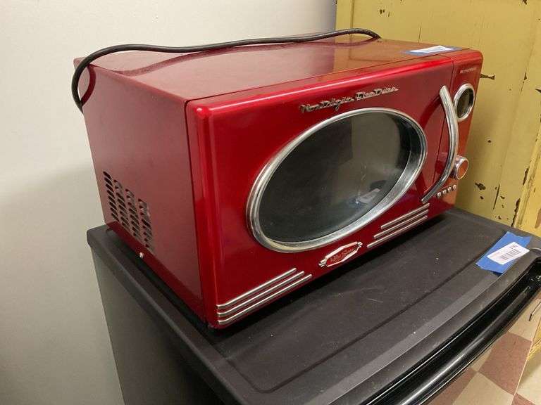 Red Nostalgia Electrics Retro Series microwave - Hurley Real Estate ...