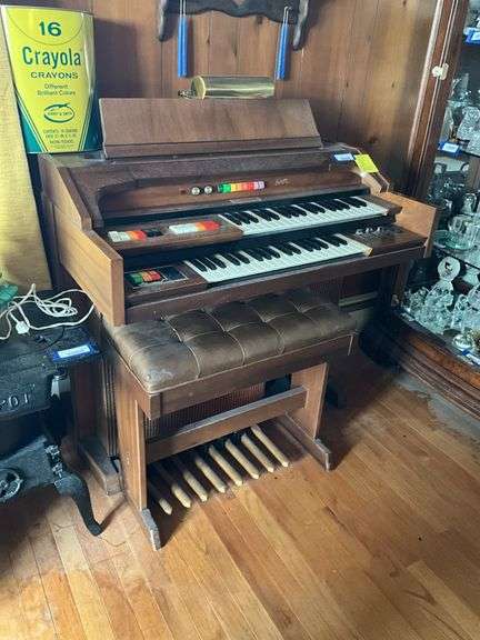 Kimball organ w/ bench and piano light - Hurley Real Estate & Auctions