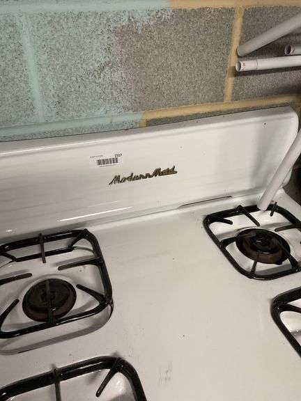 Modern Maid Gas range w/ oven contents - Hurley Real Estate & Auctions