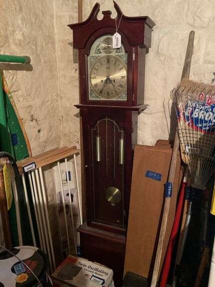 Galleria 31-day grandmother's clock, 16x10x67 - Hurley Real Estate ...