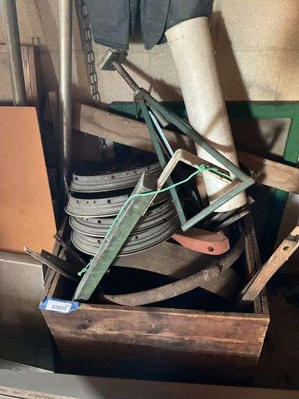 Wooden crate, jack stand, hubcaps, misc - Hurley Real Estate & Auctions