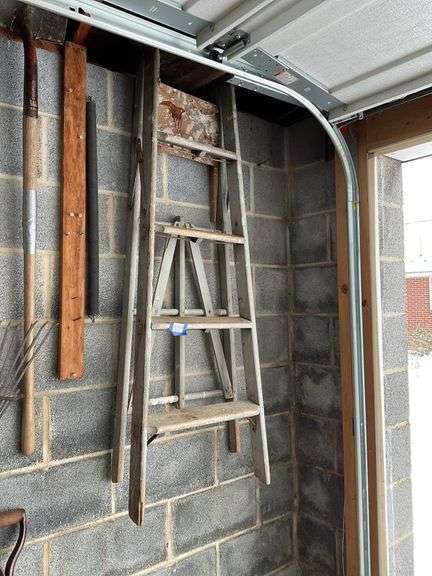 Wooden step ladder, buckets, strawberry jar - Hurley Real Estate & Auctions