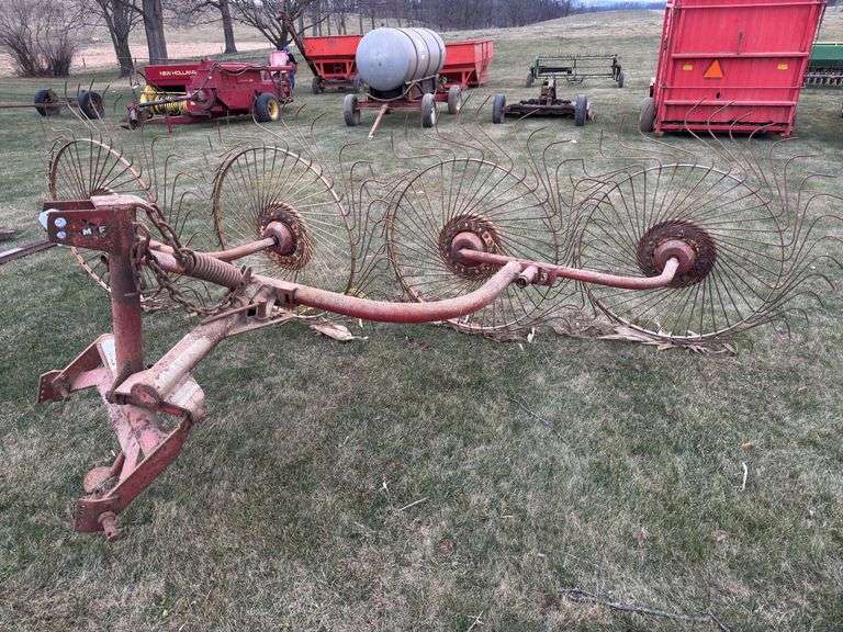 Massey Ferguson 3 point 4 wheel rake - Hurley Real Estate & Auctions