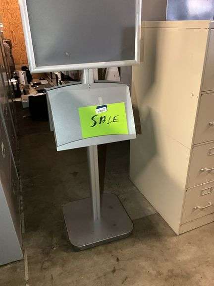 Information post stand - Hurley Real Estate & Auctions