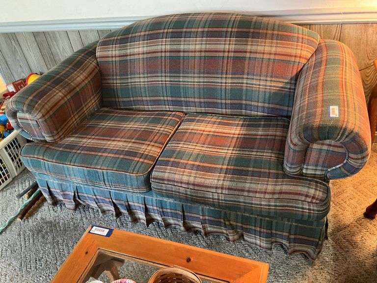 Love Seat 64x36 - Hurley Real Estate & Auctions