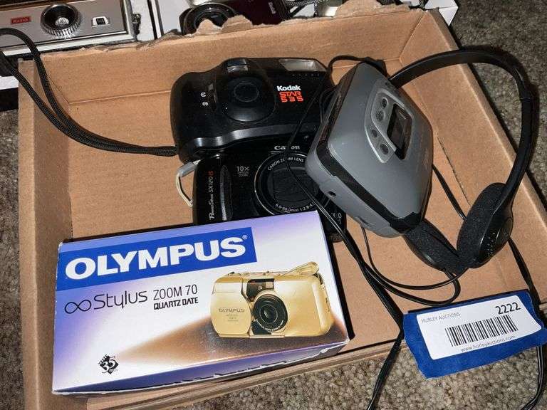 Camera - Kodak Instamatic 104 in original box, Kodak 535, three Olympus ...