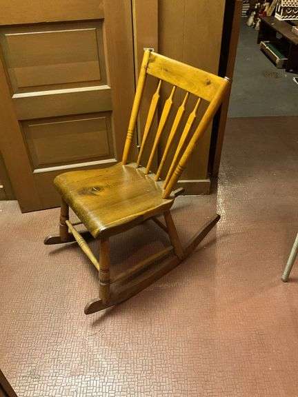 Arrow back plank bottom sewing rocker - Hurley Real Estate & Auctions