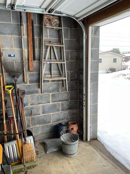 Wooden step ladder, buckets, strawberry jar - Hurley Real Estate & Auctions