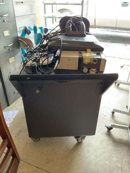 Electronics cart and contents - Hurley Real Estate & Auctions