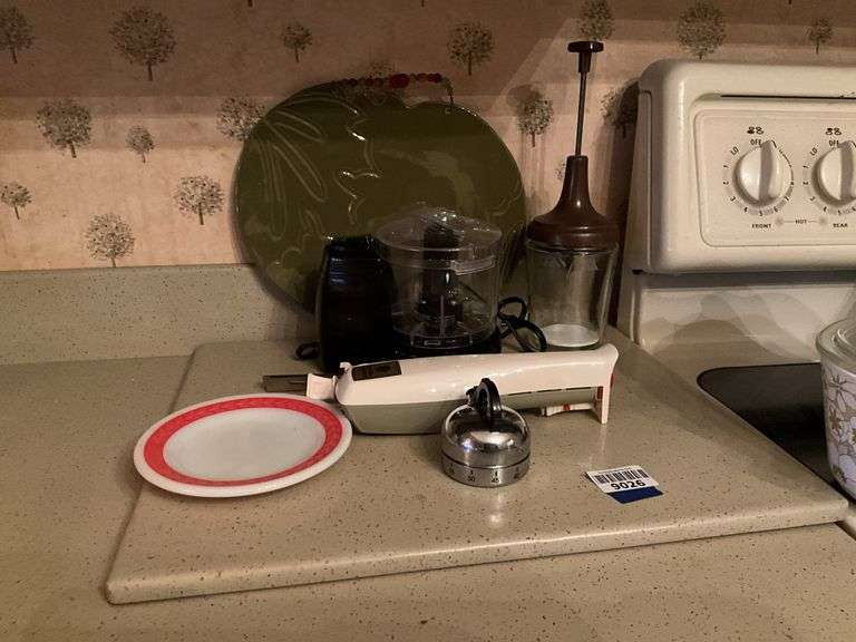 Hand held blender, Pyrex plate, Timer, mini food processor - Hurley ...