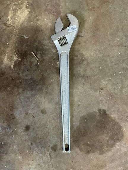 Heavy duty adjustable 24 inch wrench - Hurley Real Estate & Auctions