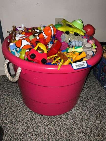 Large rope handled bucket of toys - Hurley Real Estate & Auctions