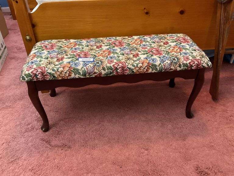 Folding luggage rack, upholstered bench - Hurley Real Estate & Auctions