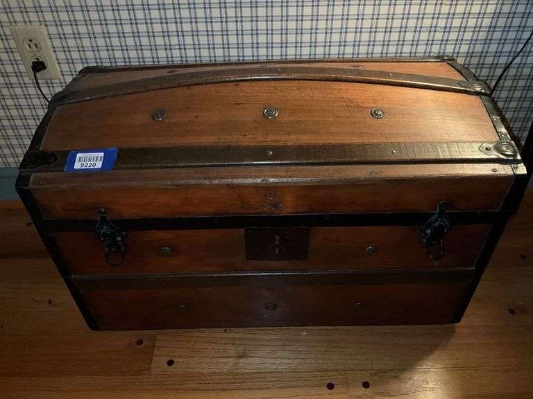 Antique trunk refinished and relined - Hurley Real Estate & Auctions