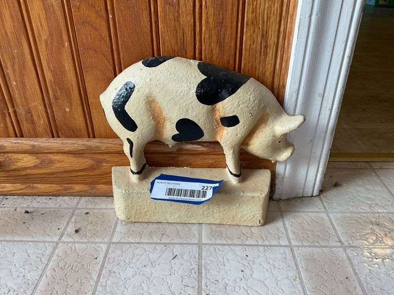 Cast iron pig doorstop - Hurley Real Estate & Auctions