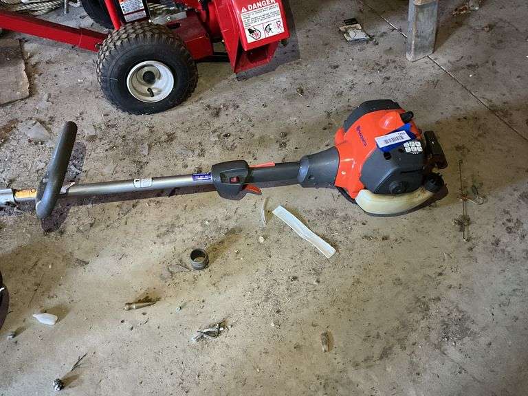 Husquvarna 128LD string trimmer - Hurley Real Estate & Auctions