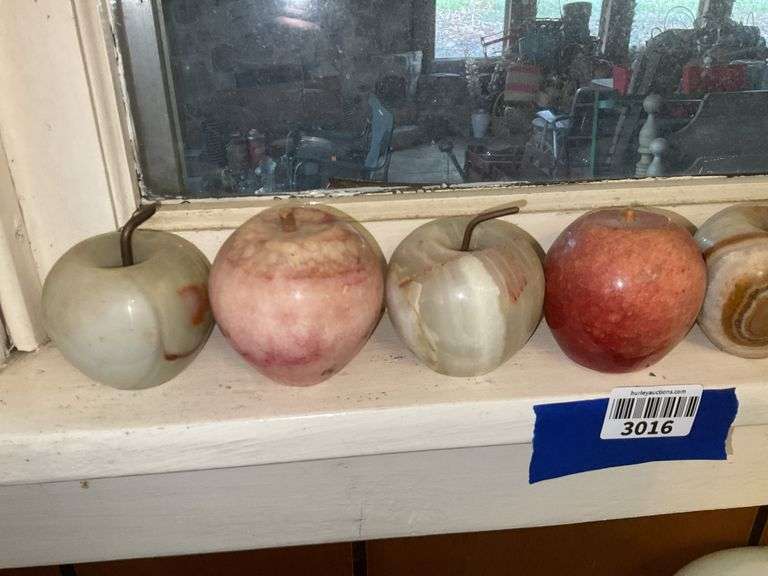 Seven stone apple paperweights - Hurley Real Estate & Auctions