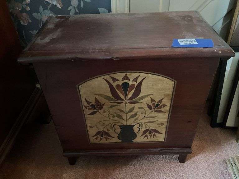 Tole painted chest - Hurley Real Estate & Auctions