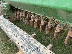 John Deere 8250 Grain drill - Hurley Real Estate & Auctions