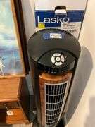 Lasso Wind Curve Tower - Hurley Real Estate & Auctions