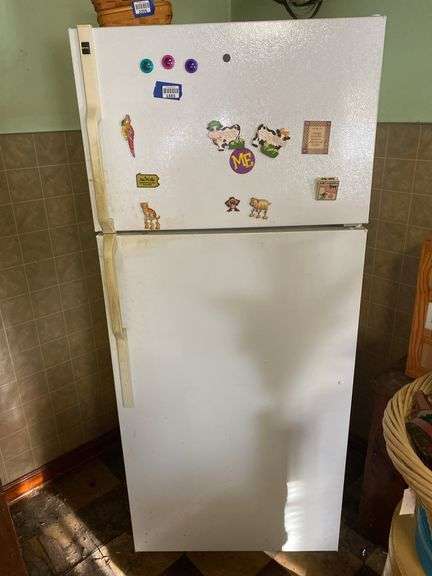 GE Hotpoint refrigerator/freezer model: HTS18GBSARWW 28x30x67 - Hurley ...