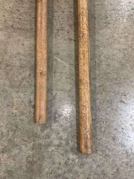 Sledge hammer and adze pick - Hurley Real Estate & Auctions