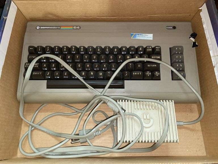 Vintage computer equipment: Commodore No.1702 monitor and No.1541 ...