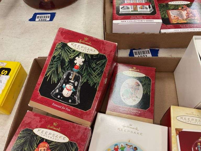 Hallmark Christmas ornaments in boxes - Hurley Real Estate & Auctions