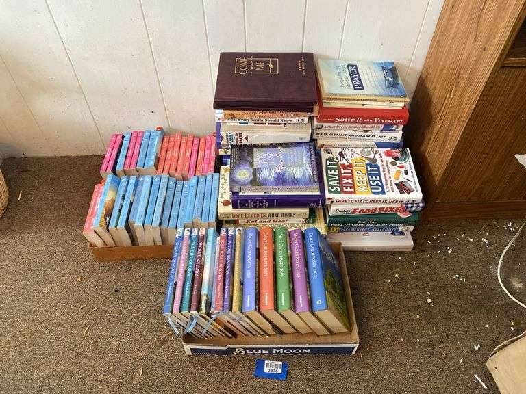 Misc book lot - hard bound & paperback - Hurley Real Estate & Auctions