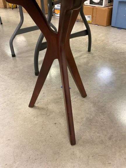 MCM round 3-legged stand - Hurley Real Estate & Auctions