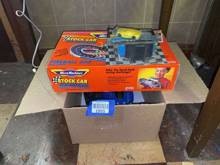 Richard Petty Fireball 400 Raceway toy in box, Richard Petty collector ...