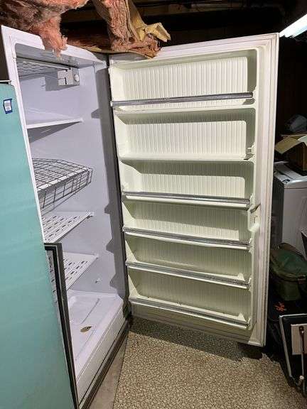 Westinghouse upright freezer - Hurley Real Estate & Auctions