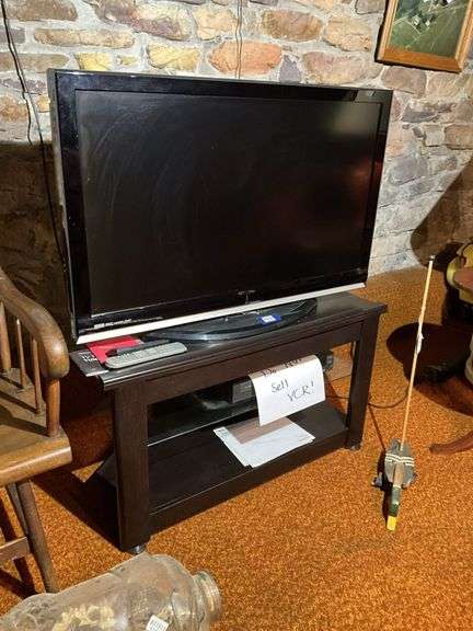 Sceptre TV w/ remote model: X42and TV stand - VCR not included - Hurley ...