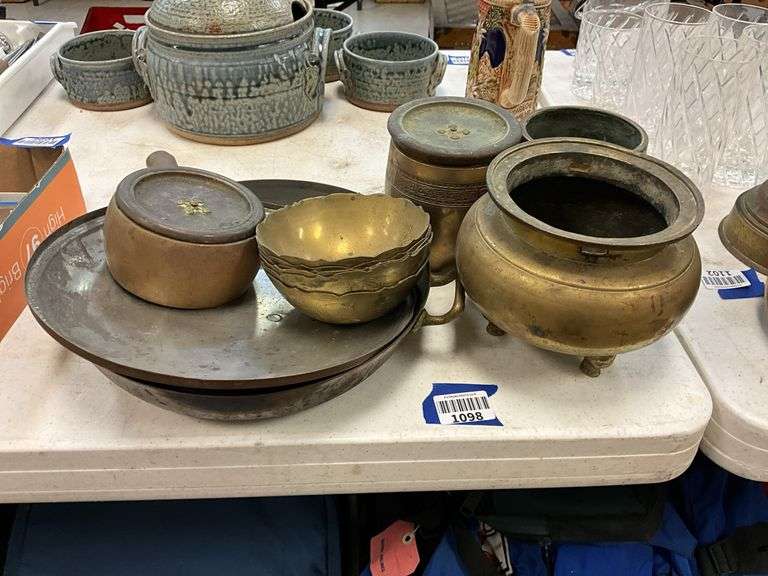 Brassware lot and copper casserole - Hurley Real Estate & Auctions