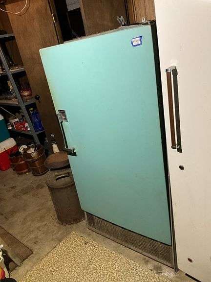 Vintage RCA Whirlpool turquoise refrigerator - Hurley Real Estate ...