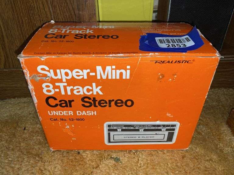 Realistic Super-Mini 8-Track Stereo 12-1800 w/ 8-Track Tapes - Hurley ...