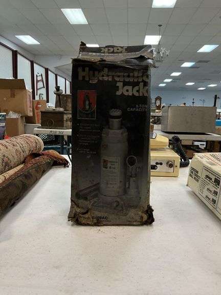 6-ton hydraulic jack in box - Hurley Real Estate & Auctions