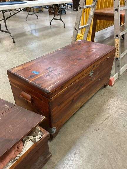 Cedar chest and linens contents - Hurley Real Estate & Auctions