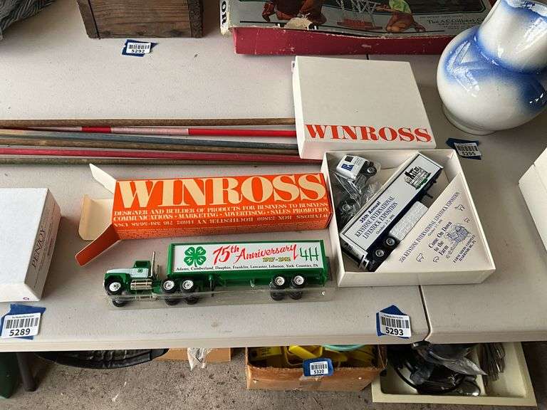 Two Winross model trucks in boxes - Hurley Real Estate & Auctions