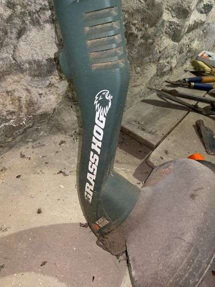 Black and Decker Grass Hog and hedge trimmer - Hurley Real Estate ...