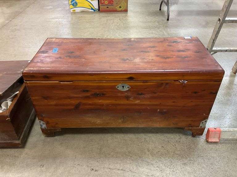 Cedar chest and linens contents - Hurley Real Estate & Auctions