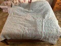 Knotted crazy quilt comforter - Hurley Real Estate & Auctions