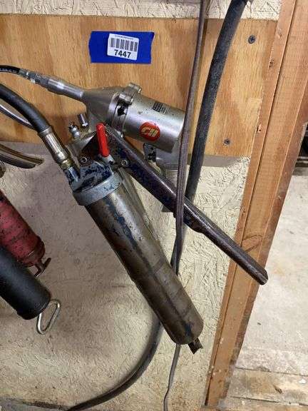 Air and manual grease guns - Hurley Real Estate & Auctions