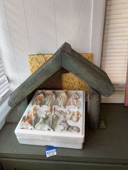 The Christopher Collection bisque Nativity set w/ wooden stable ...