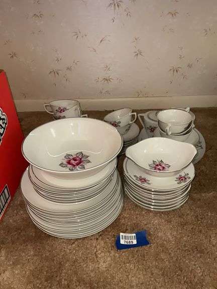 Vintage Royal Jackson Parisienne dinnerware lot - Hurley Real Estate ...