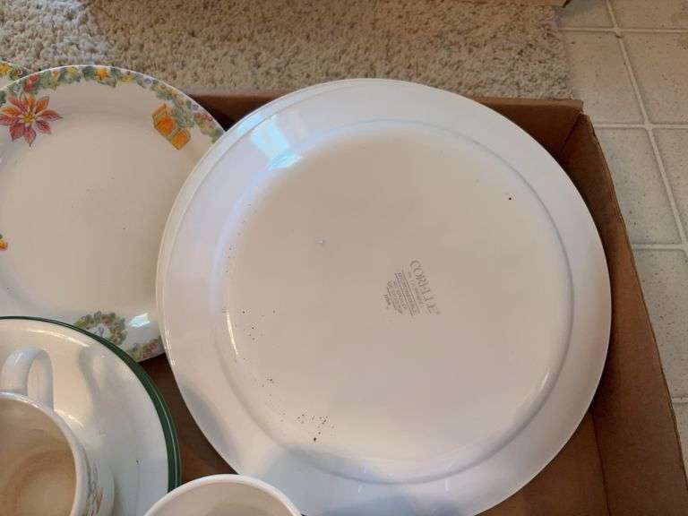 Corning Corelle "Christmas Joy" dinnerware - Hurley Real Estate & Auctions